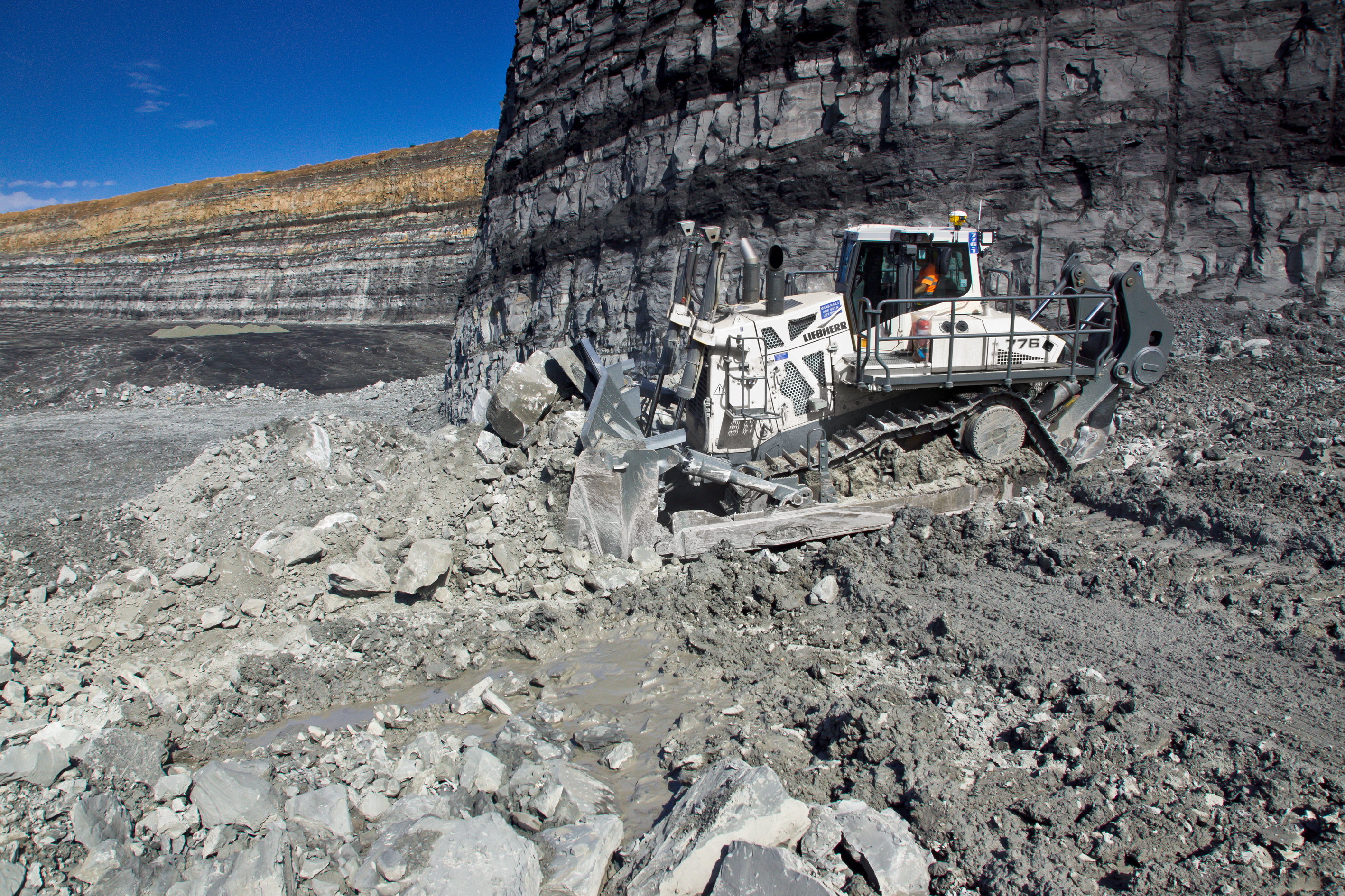 Top 10 Biggest Bulldozers - Worlds Largest Dozers (update 2024)