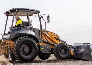 Case 575N EP Utility Plus Backhoe Loader Specs & Dimensions (2023 ...