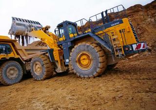 Komatsu WA900-3 Wheel Loader Specs & Dimensions (2007 - 2019) | LECTURA ...