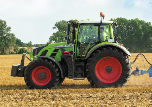 Fendt 724 Vario Power 4WD Tractor Specs & Dimensions (2015 - 2021 ...