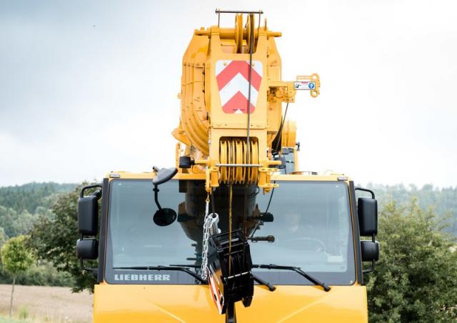 Liebherr LTM 1055-3.2 crane - load chart, specs & dimensions (2008 ...