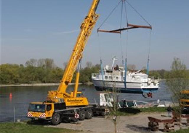 Liebherr LTM 1095-5.1 crane - load chart, specs & dimensions (2005 ...