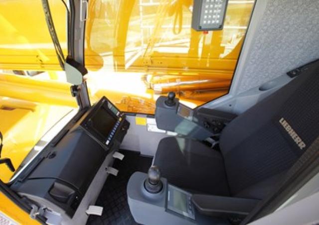 Liebherr LTM 1095-5.1 crane - load chart, specs & dimensions (2005 ...