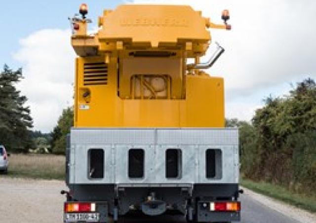 Liebherr LTM 1100-4.2 crane - load chart, specs & dimensions (2009 ...