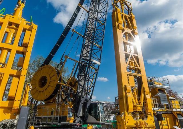 BAUER Group MC 96 crane - load chart, specs (2017 - 2025) | LECTURA Specs