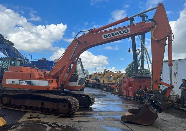 Daewoo DH220LC excavator specs (1992 - 2024) | Diggers | LECTURA Specs