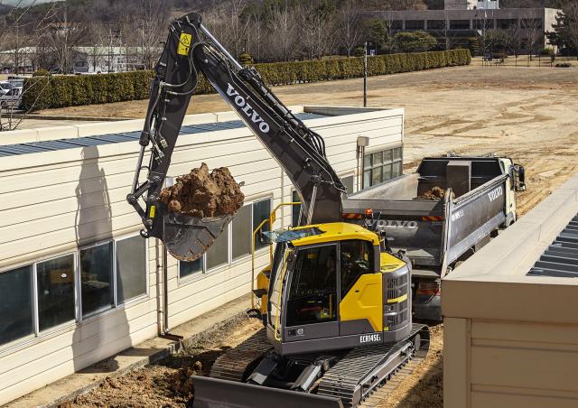 Volvo ECR145EL excavator specs & dimensions (2019 - 2023) | Diggers ...