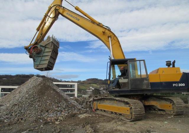 Komatsu PC300LC-3 excavator specs (1987 - 1992) | Diggers | LECTURA Specs