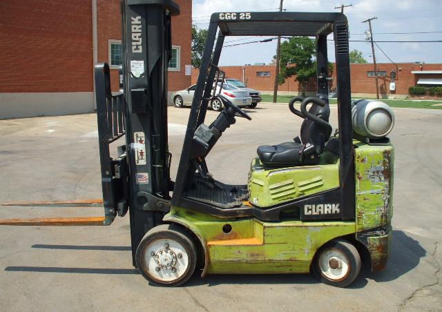 Clark CGC 25 LPG forklift specs & dimensions (1997 - 2003) | Lift ...
