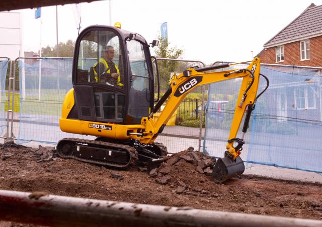 JCB 8018 CTS excavator specs & dimensions (2005 - 2017) | Diggers ...