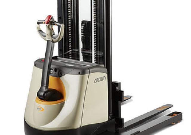 Crown SX 3000-30 TT-4267 walkie stacker specs (2012 - 2022) | LECTURA Specs