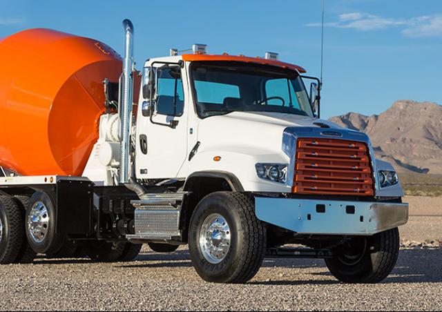 Freightliner 114SD Day Cab Detroit DD13 (2011 - 2025) Truck Specs ...
