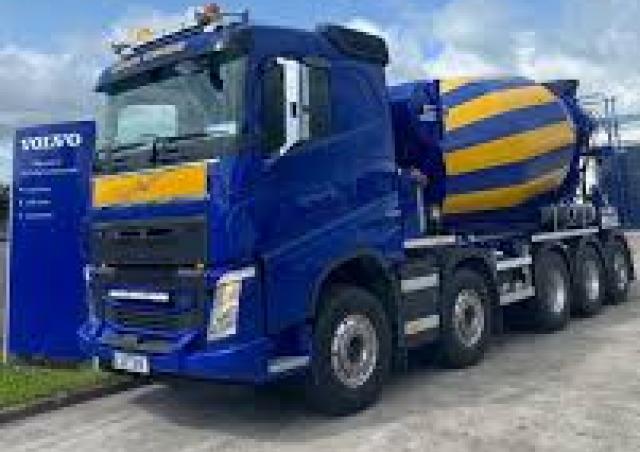 Volvo Trucks FH13.420 10x4 Rigid - Tag Tridem (2022 - 2025) Truck Specs & Dimensions | LECTURA Specs