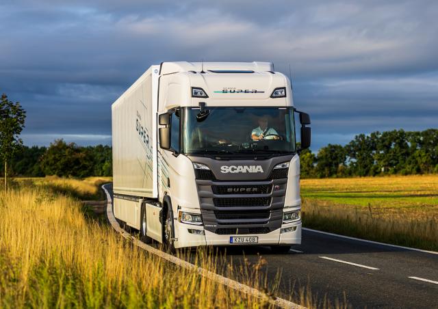 Scania R 560 6x2 (2004 - 2016) Truck Specs | LECTURA Specs