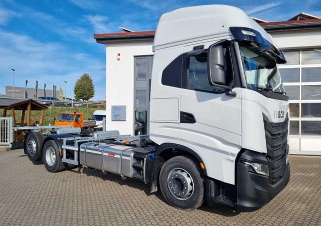 Iveco S-WAY CNG AS260S46Y/PS (2022 - 2025) Truck Specs | LECTURA Specs