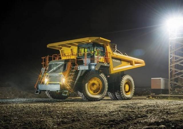 Volvo R100 Specifications & Technical Data (2021-2024) | LECTURA Specs