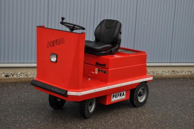 PEFRA 712/7,5 tow tractor specs (2012 - 2018) | LECTURA Specs