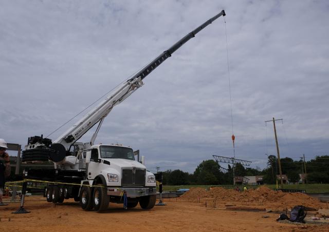 Altec AC65E-155S crane - load chart, specs (2023 - 2024) | LECTURA Specs