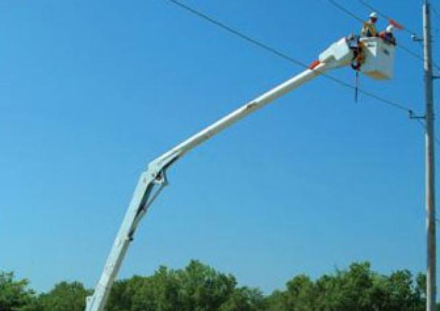 Altec AA55E Specs (2017 - 2024) | Trailer Mounted Articulating Boom ...