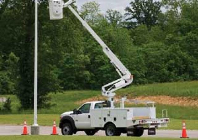 Altec AT235P Specs (2017 - 2023) | Trailer Mounted Articulating Boom Lifts | LECTURA Specs