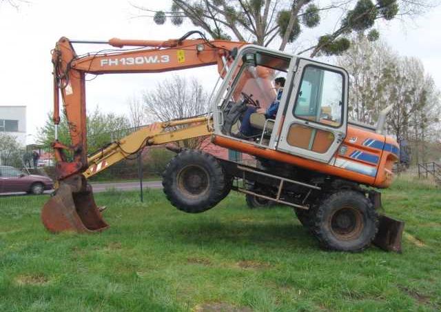 Fiat-Hitachi FH 130 W.3 excavator specs (1995 - 1998) | Diggers ...