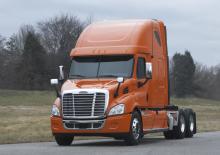 Freightliner Truck Tractors Specs & Dimensions - Tractor Units ...
