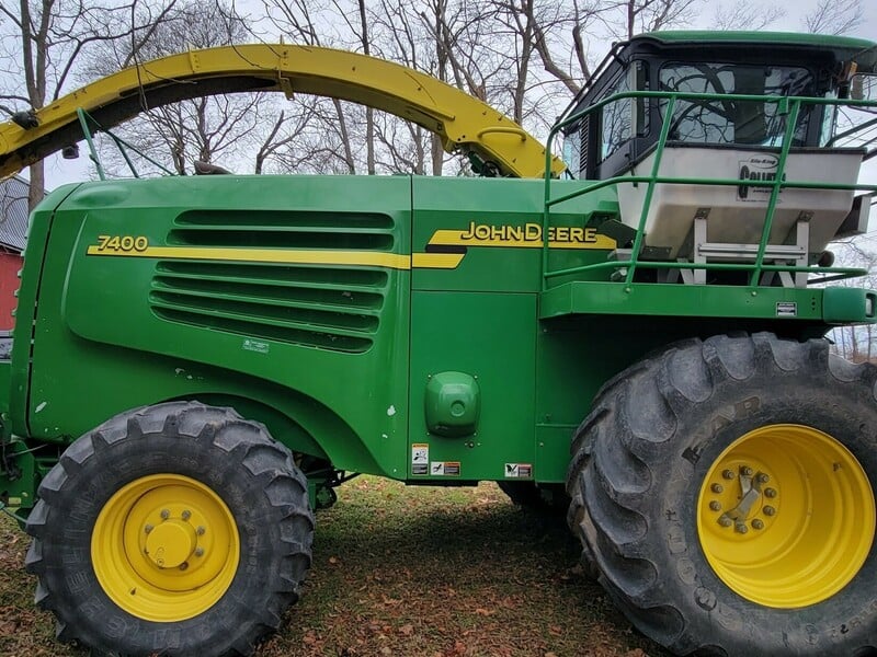 John Deere Self Propelled Chopper John Deere 9600 | Hutson Inc