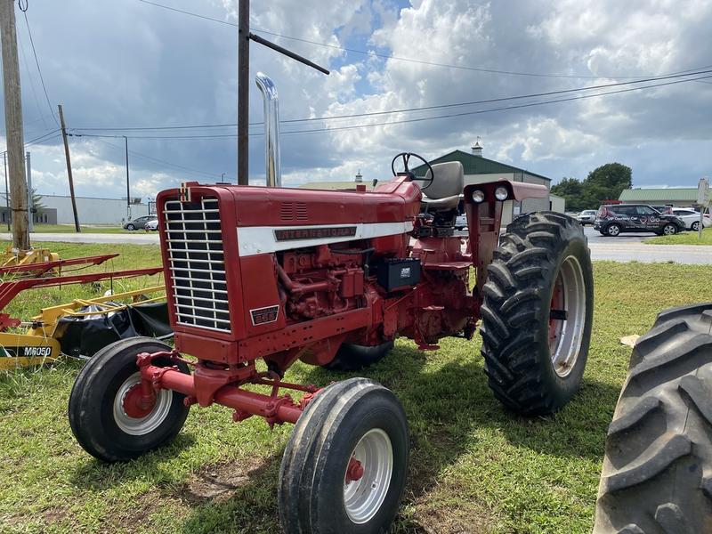 International Harvester 856 2WD Tractor Specs & Dimensions (1967 - 1971 ...