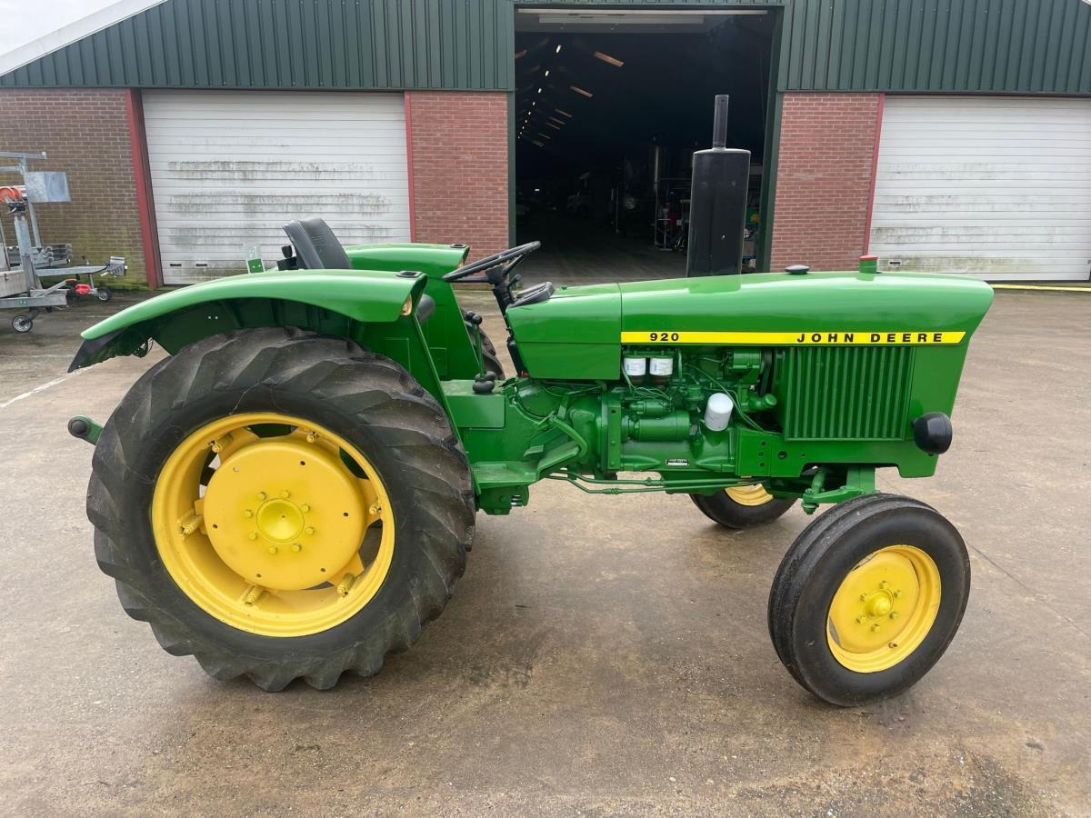 John Deere 920 2WD Tractor Specs & Dimensions (1968 - 1975) | LECTURA Specs