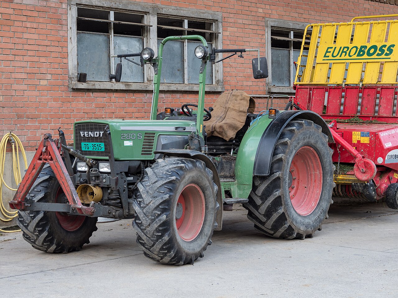 Fendt Farmer 280 P 2WD Tractor Specs & Dimensions (1997 - 2003 ...