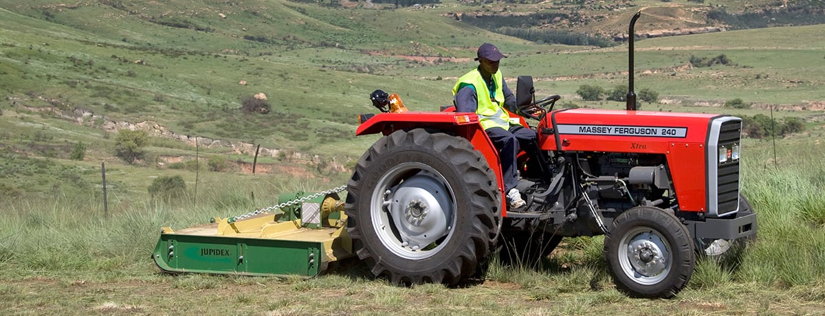 Massey Ferguson MF 240 Xtra 2WD Tractor Specs & Dimensions (2018 - 2025 ...