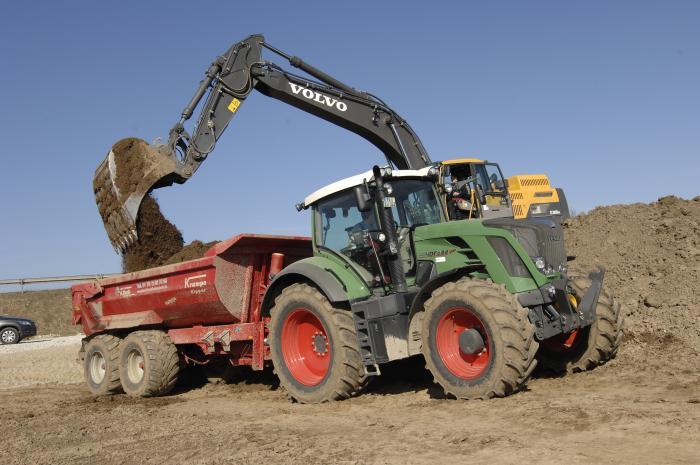 Fendt 824 Vario SCR 4WD Tractor Specs & Dimensions (2010 - 2014 ...