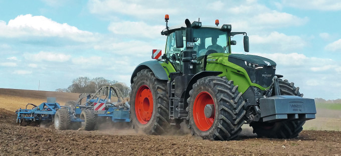 Fendt 1046 Vario PowerPlus 4WD Tractor Specs & Dimensions (2020 - 2021 ...