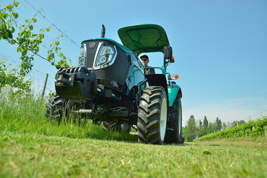 Arbos 3055 4WD Tractor Specs & Dimensions (2015 - 2025) | LECTURA Specs