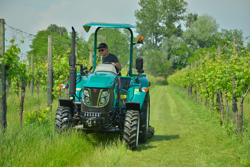 Arbos 3055 4WD Tractor Specs & Dimensions (2015 - 2025) | LECTURA Specs