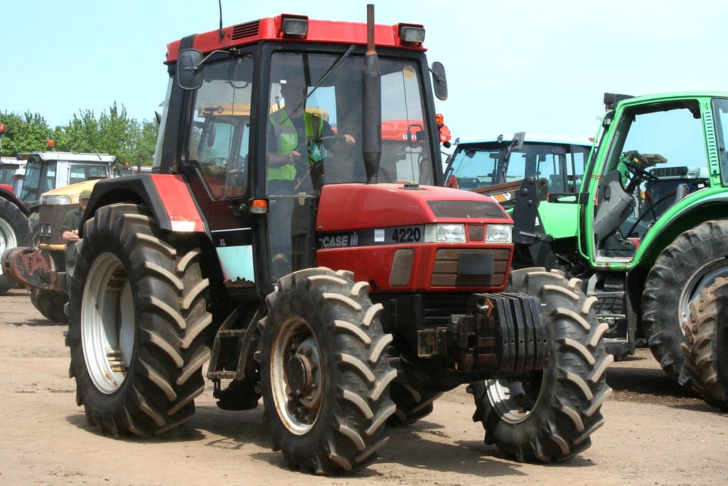 Case IH 4220 4WD Tractor Specs & Dimensions (1994 - 1997) | LECTURA Specs