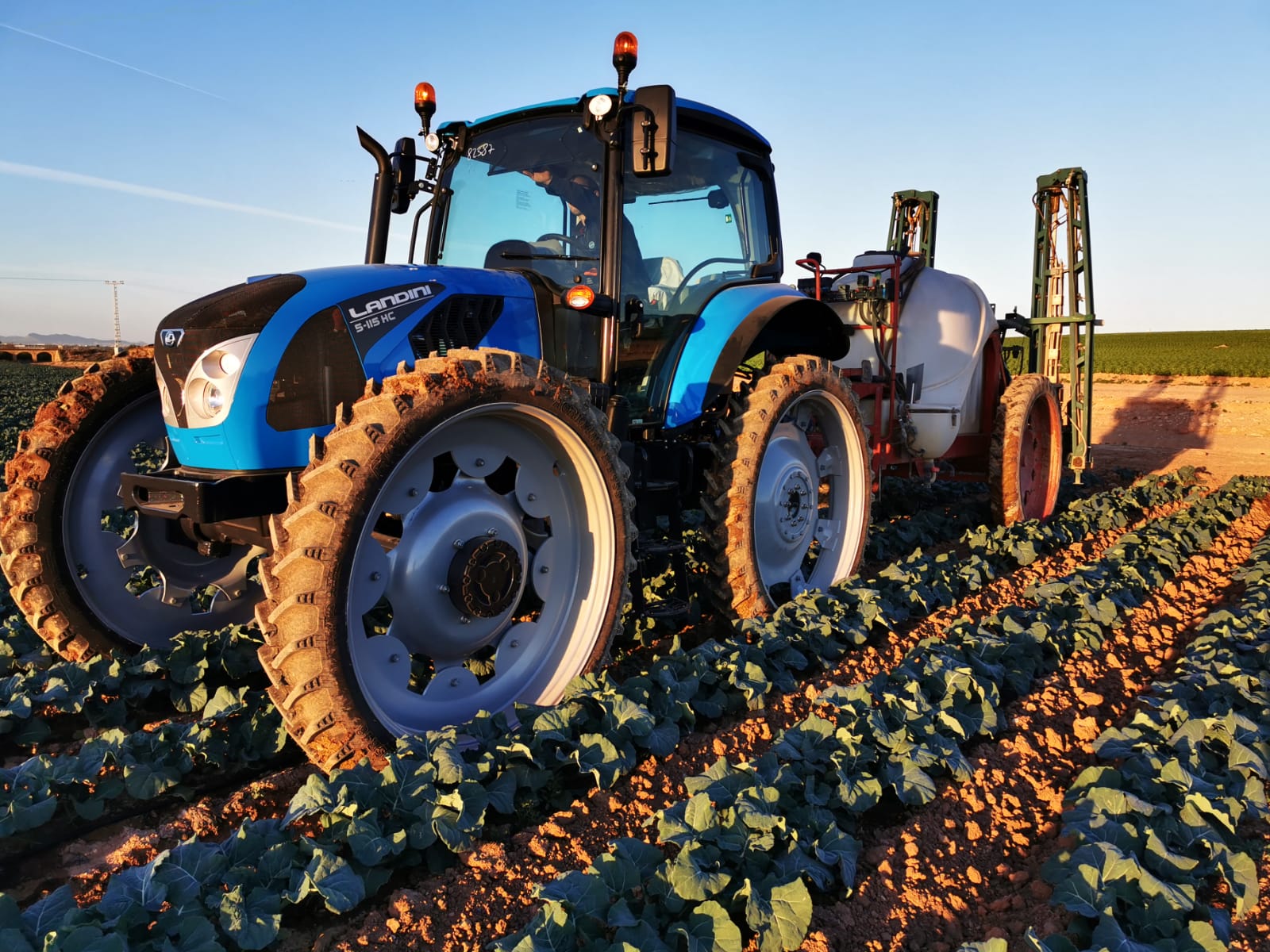 Landini 5-115 HC 4WD Tractor Specs & Dimensions (2021 - 2025) | LECTURA ...