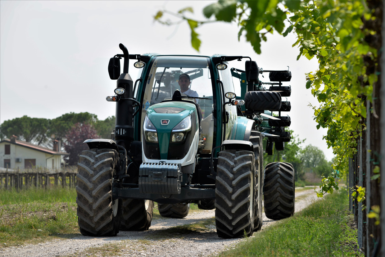 Arbos 5130 4WD Tractor Specs & Dimensions (2015 - 2025) | LECTURA Specs