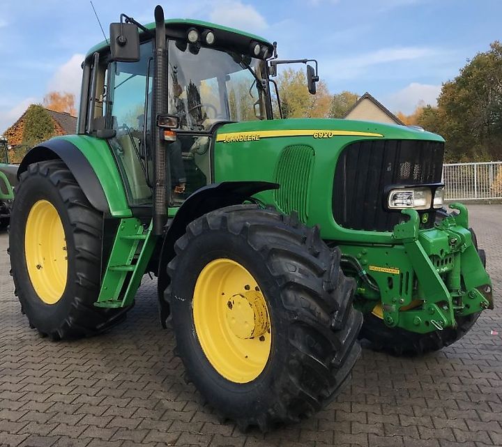 John Deere 6920 S Premium 4WD Tractor Specs & Dimensions (2001 - 2006 ...