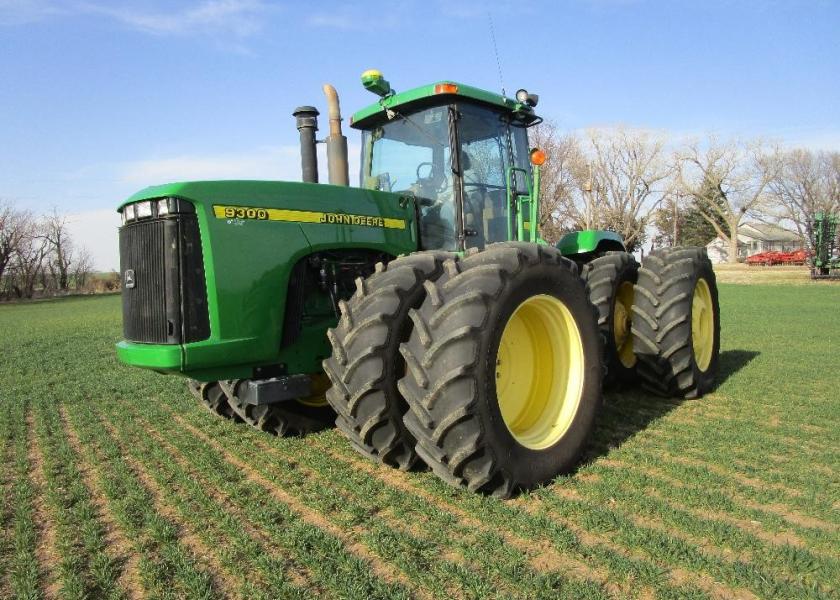 John Deere 9300 4WD Tractor Specs & Dimensions (2000 - 2001) | LECTURA ...