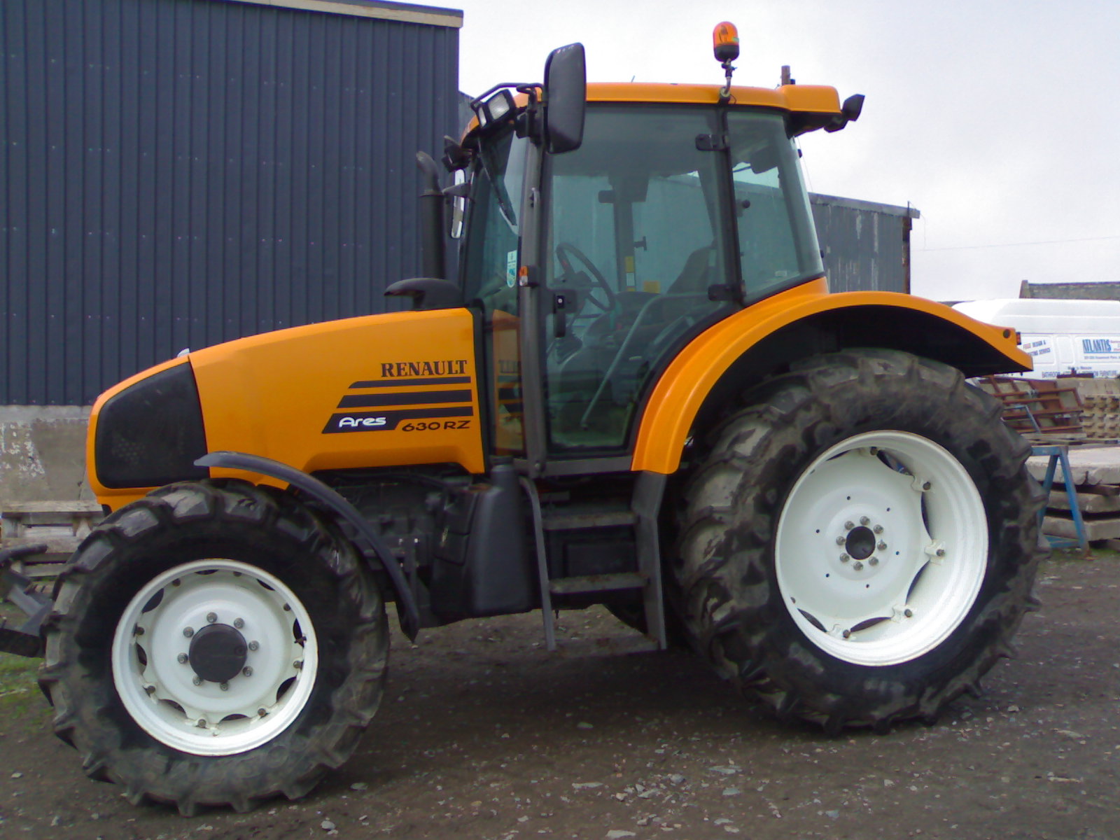 Renault Ares 620 RX 4WD Tractor Specs & Dimensions (2001 - 2002 ...