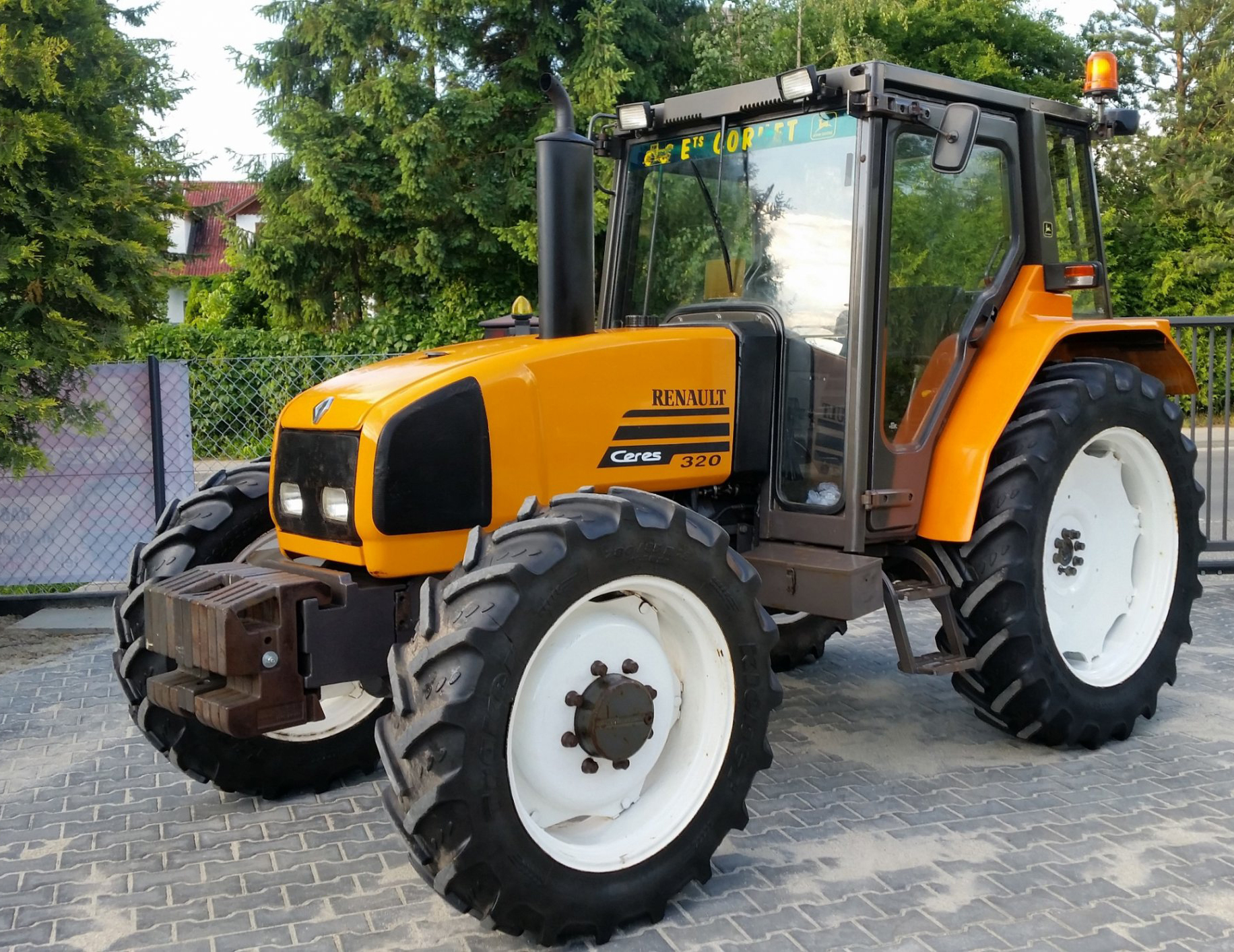 Renault Ceres 335 4WD Tractor Specs & Dimensions (2002 - 2004 ...