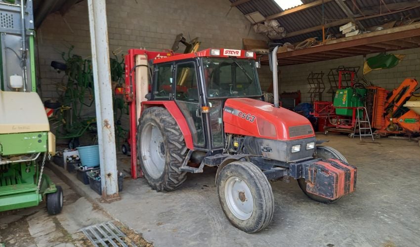 Case IH CS 63 C Komfort A 4WD Tractor Specs & Dimensions (2001 - 2003 ...