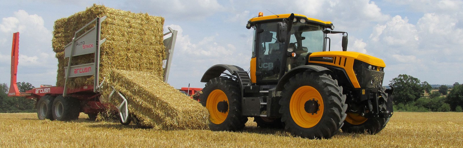 JCB Fastrac 4220 4WD Tractor Specs & Dimensions (2020 - 2022) | LECTURA ...