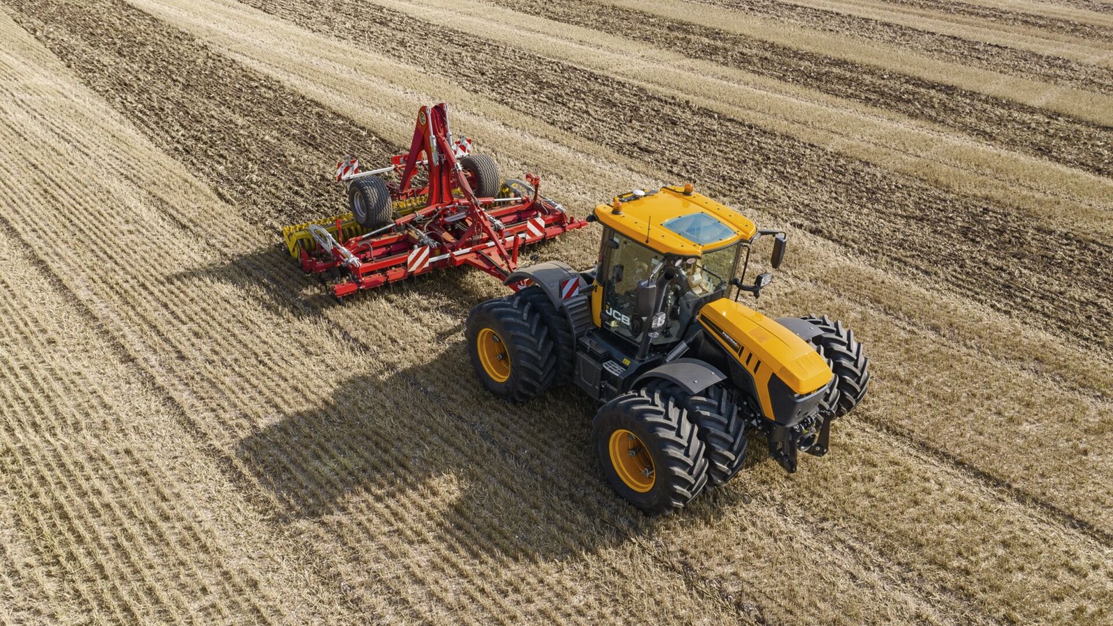 JCB Fastrac 4220 4WD Tractor Specs & Dimensions (2020 - 2022) | LECTURA ...