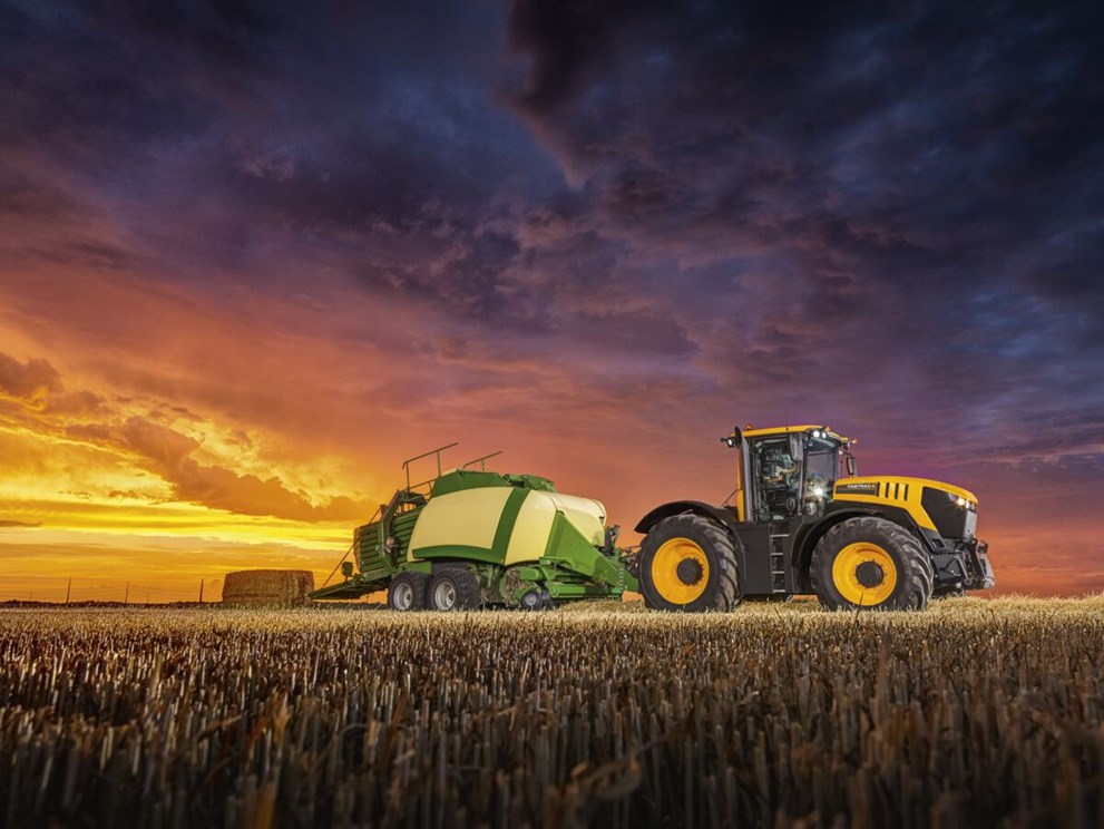 JCB Fastrac 8290 4WD Tractor Specs & Dimensions (2020 - 2022) | LECTURA ...