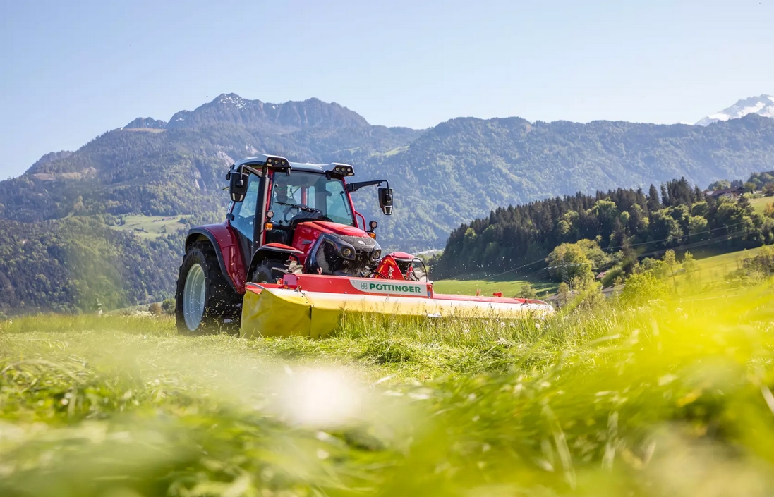 Lindner Lintrac 115 LS 4WD Tractor Specs & Dimensions (2020 - 2025 ...