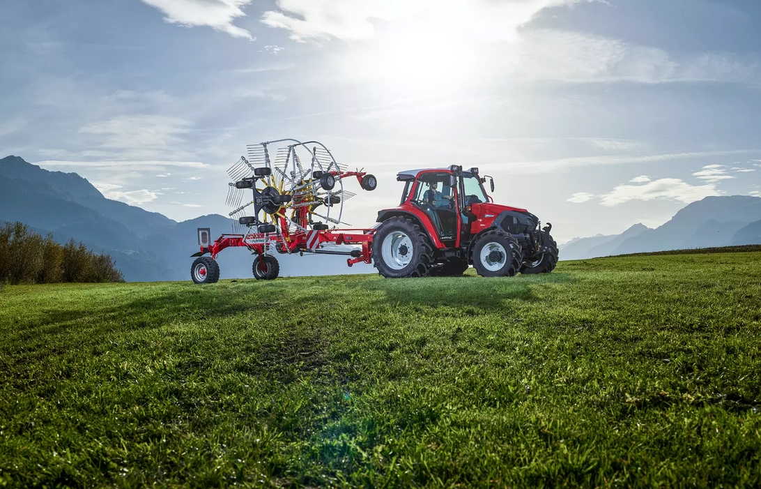 Lindner Lintrac 75 LS 4WD Tractor Specs & Dimensions (2020 - 2025 ...