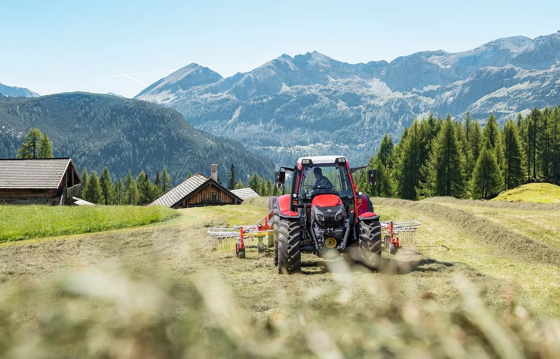 Lindner Lintrac 95 LS 4WD Tractor Specs & Dimensions (2020 - 2025 ...