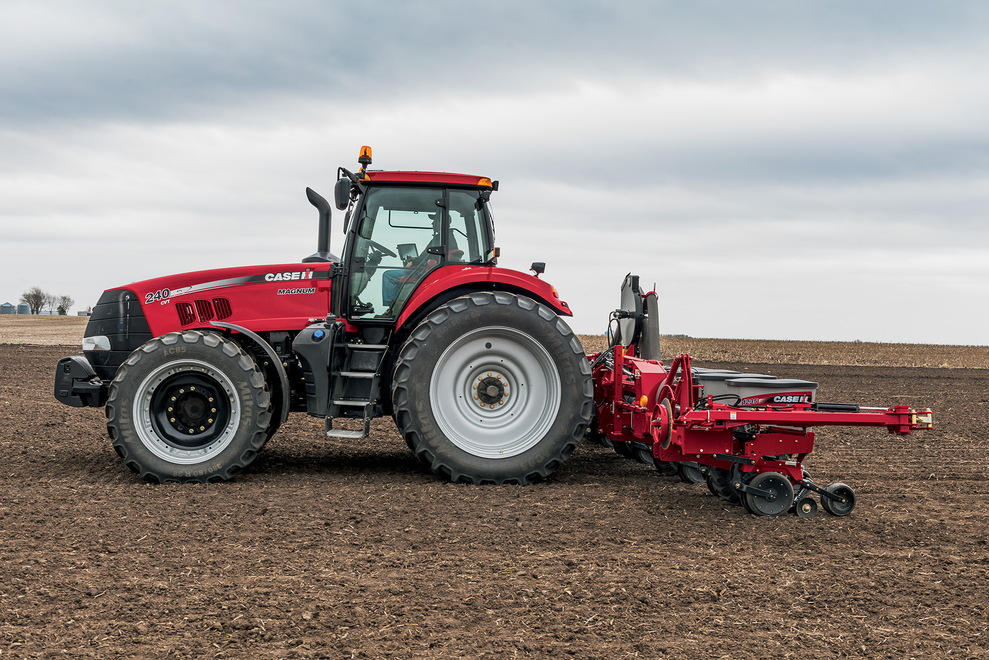 Case IH Magnum 240 4WD Tractor Specs & Dimensions (2018 - 2025 ...